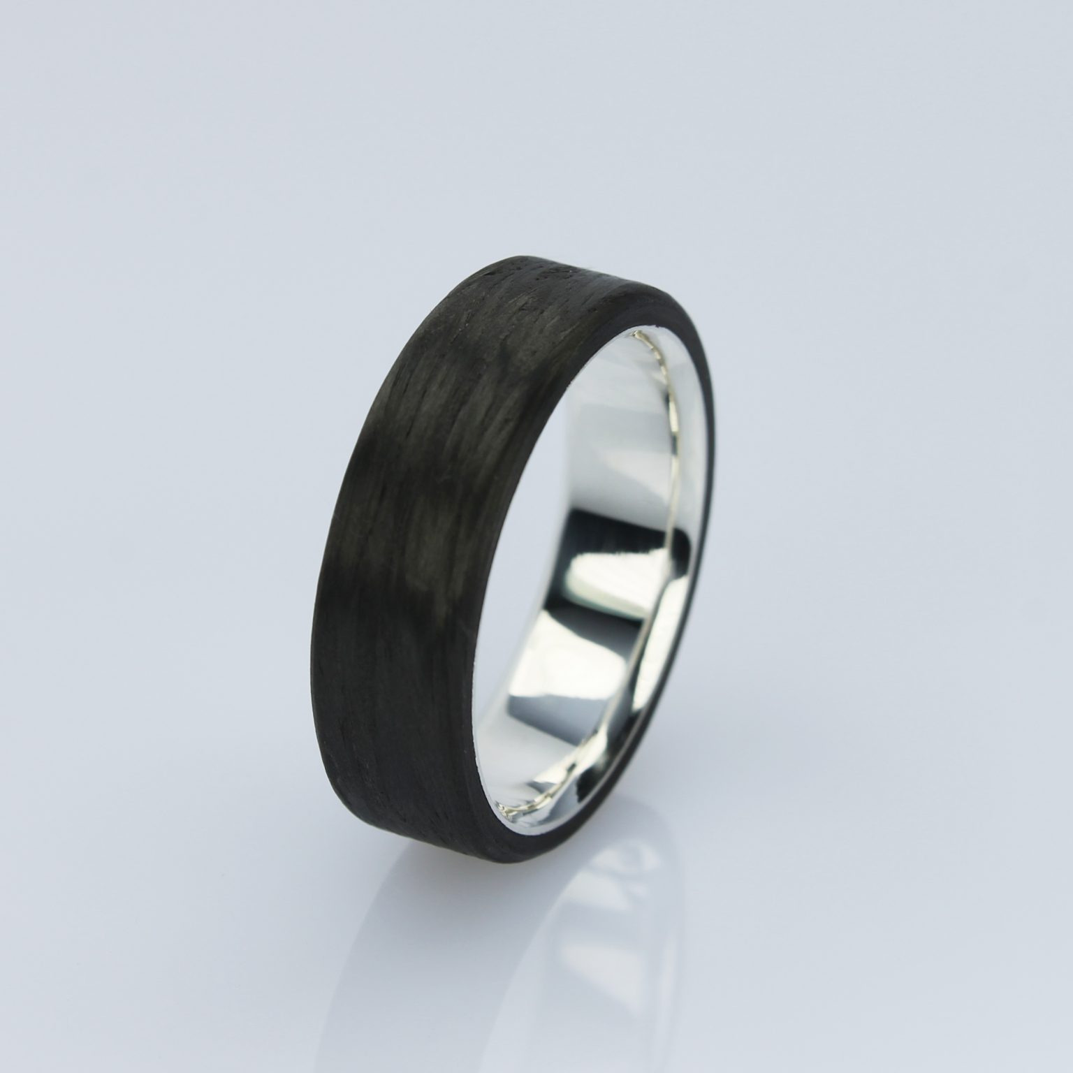 Ebenmäßiger Carbonring (S10) – Carbon-Ring.de